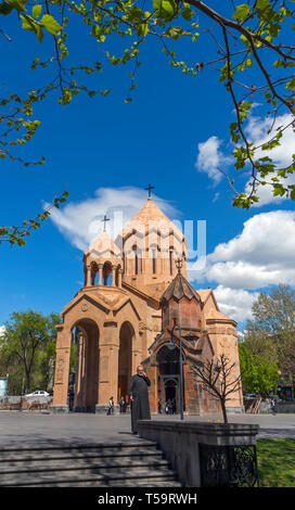 Die Heilige Mutter Gottes Katoghike Kirche und Surb Anna Kirche von ...