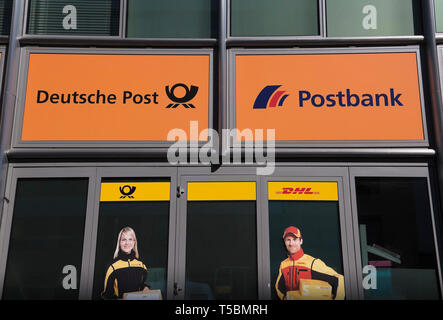 Logo des Logistik-Unternehmen Deutsche Post AG mit Sitz in Bonn ...