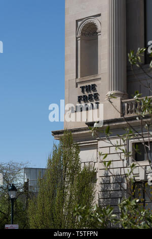 Logan Square mit Parkway Central Library der Hauptzweig der Freien ...