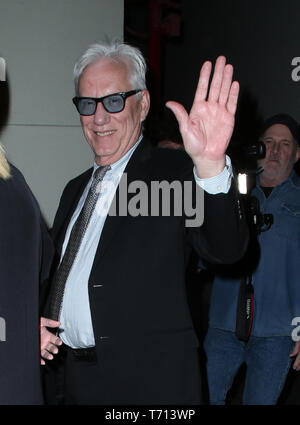 Prominente Abfahrt von Craig's Restaurant in West Hollywood Mit: Niia ...