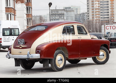 Nowosibirsk, Russland - 05.01.2019: Rückansicht des doppelten Braun und ...