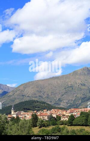 Saint-Bonnet-en-Champsaur, Hautes-Alpes, FR, Frankreich, Provence-Alpes ...