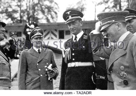 Adolf Hitler und Graf Galeazzo Ciano Conte di Cortellazzo, 1937 ...