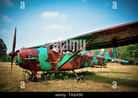 Alte militärische Flugzeug für Soldat Krieger in der Welt Krieg im Park ...
