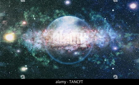 Sternenfeld und Nebel im tiefen Weltraum viele Lichtjahre weit von der Erde entfernt. Elemente ...