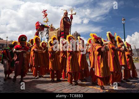 Inti Raymi die Inka fest der Wintersonnenwende statt auf versammelt 24 ...