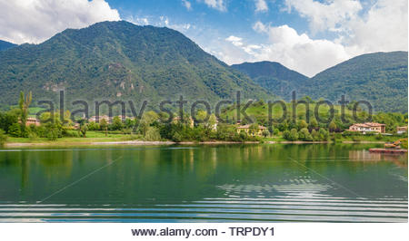 Landschaft von Idro See, Provinz Brescia in Italien, Lombardei, Europa ...