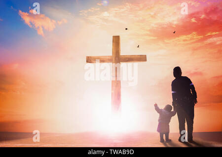 Anbetung durch die Hirten; Kreuzigung; Auferstehung Christi. Drei Ovale nebeneinander: Links ...