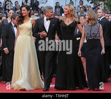 (Von L nach R) Amal Clooney, George Clooney, Julia Roberts und Jodie ...