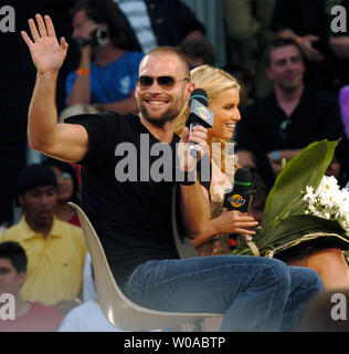 Die Stars des Films Jessica Simpson und Seann William Scott kommen an ...