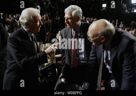 Former Missouri Sen. John Danforth, right, offers condolences to ...