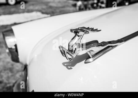 Kühlerfigur (Laufender Hirsch) Der Executive Car GAZ M21 Wolga, 1965 ...