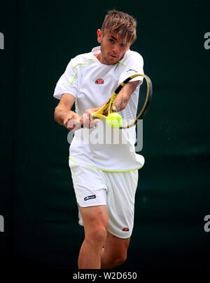 Jacob Fearnley im Kampf gegen Novak Djokovic (TOP) am vierten Tag der ...