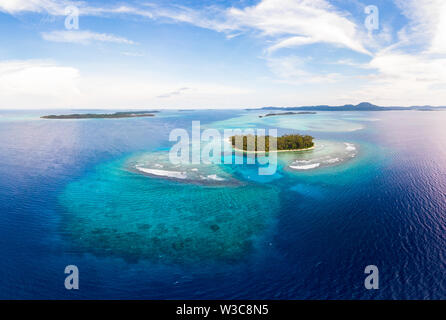 Luftaufnahme Banyak Islands Sumatra tropischer Archipel Indonesien ...