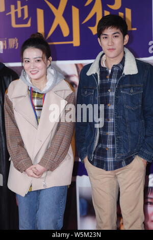 Chinesische Schauspielerin Xu Lu, Links, und Hong Kong Schauspieler Aarif Rahman Pose während ...