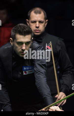 Mark Selby of England kisses his trophy after defeating Ding Junhui of ...