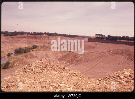 Buttes, Mesas und Canyons werden nach Kohleunternehmen Strip Mine Land ...
