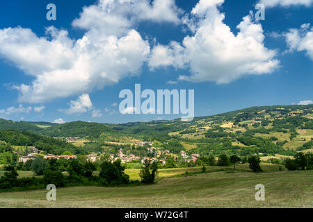 Morfasso, Piacenza, Emilia Romagna, Italien Drone Panorama von Our Lady ...