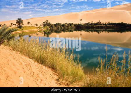 Mandara-Seen in den Dünen von Ubari, Oase Umm el Ma, libysche Wüste ...