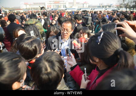 Michael Yu Minhong, Mitte, Gründer und CEO von New Oriental Bildung ...