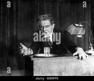 DR. MABUSE DER SPIELER/DR. MABUSE der Vorgängerbaues verspielte 1922 ...