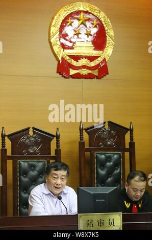 Der Vorsitzende der Wahaha Group, Zong Qinghou, spricht auf der ...