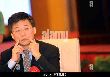 CCTV International Channel anchorman Yang Rui wird während einer ...