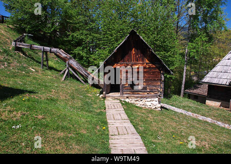 Drvengrad ist die traditionelle serbische Dorf im Balkangebirge ...