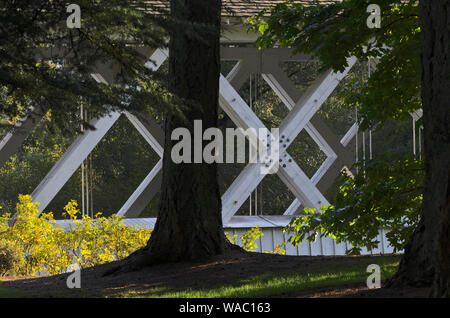 Stayton-Jordon Covered Bridge im Pioneer Park, Stayton, Oregon. Offenen ...