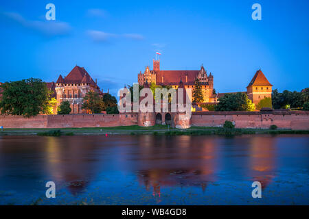 Marienburg Sterben in der Abenddämmerung, mittelalterliche Ordensburg ...