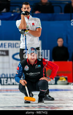 Die Vereinigten Staaten von amerika skip John Shuster fordert den Sweep ...