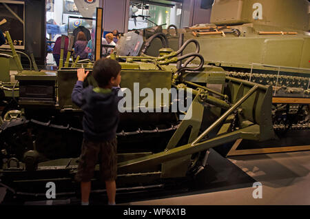 Gepanzerte Digger aus dem zweiten Weltkrieg. IWM in London ...