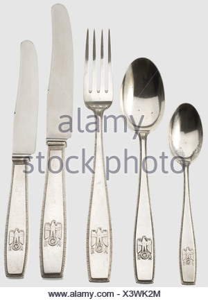 Adolf Hitler - fünf Stücke aus seinem persönlichen Tisch Silber, EIN ...