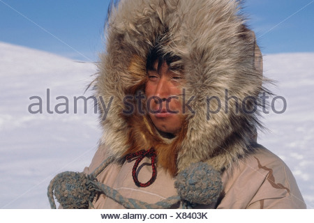 Porträt der Inupiat Eskimo Mann in Wolf Ruff Parka Buckland Alaska ...