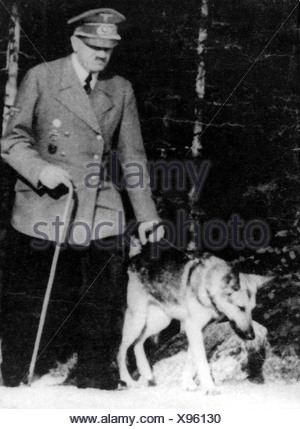 Hitler und seinem Hund Blondi Stockfotografie - Alamy