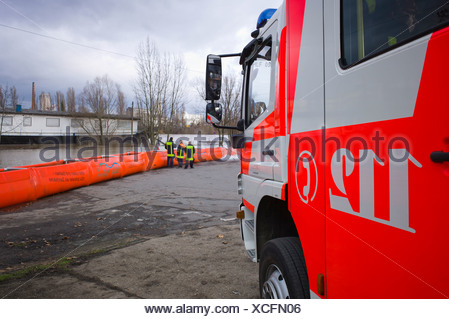 Künstlichen Hochwasser Schutz dam QUICK DAMM SYSTEM Feuerwehr ...