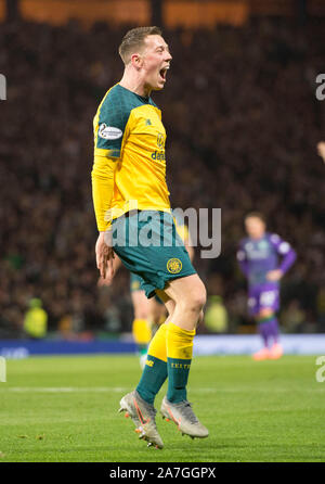 Du celtique Callum McGregor célèbre après avoir marqué le cinquième but ...