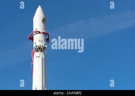 Fusée Spatiale Russe Vostok à plateforme de lancement Photo Stock - Alamy
