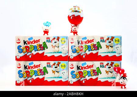 Œufs Kinder surprise Chocolate. Kinder surprise est une marque ...