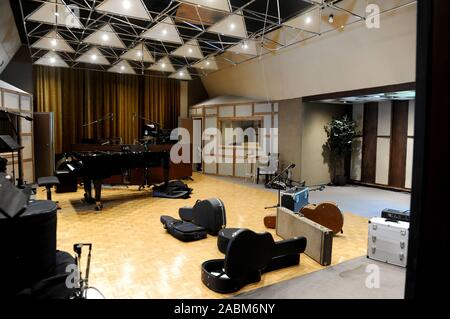 La bande 'Cosby' et leur studio à Unterföhring. Les membres du Groupe ...