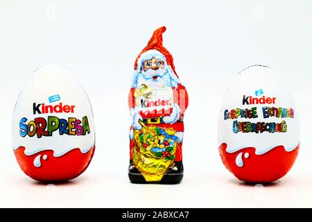 Les Œufs en chocolat Kinder Surprise sur le thème de Noël avec le Père ...