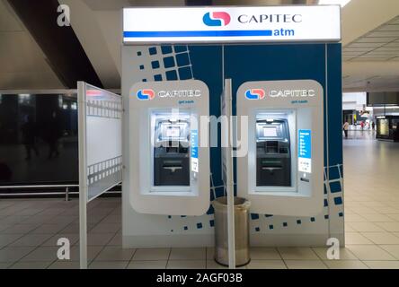 Distributeur de billets ATM et des retraits d'installation à une ...