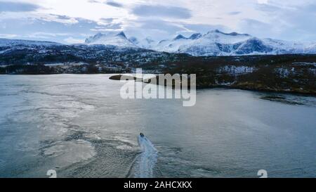 Les tourbillons du maelström de Saltstraumen, Nordland, Norvège vue ...
