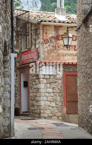 Village médiéval perché de Peille, Alpes-Maritimes, Côte d'Azur, French ...