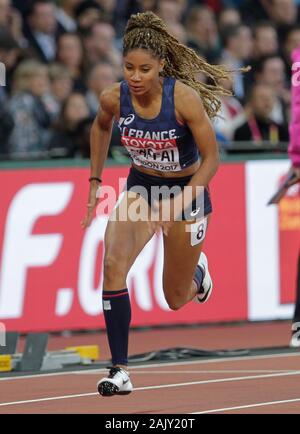 Estelle Raffai (Français) au cours de la 5ème de la chauffe 200 m ...
