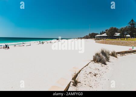 Perth, AUSTRALIE - 5 janvier 2020: Vue sur City Beach près de Perth ...