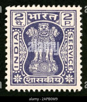 Imprimé timbres en Inde, 1950 : un timbre imprimé en Inde, montre Lion ...