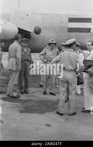 G. G. Van Mook et le général Spoor Palembang Palembang. Le 30 Septembre ...