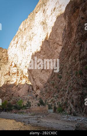 Les majestueuses gorges de Toudgha (vallée de Toudgha) dans le sud-est ...