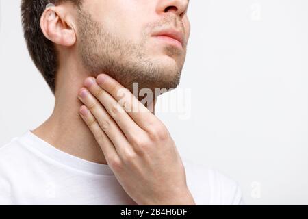 Un gonflement des ganglions. Close-up d'un ganglion enflé (presse ...